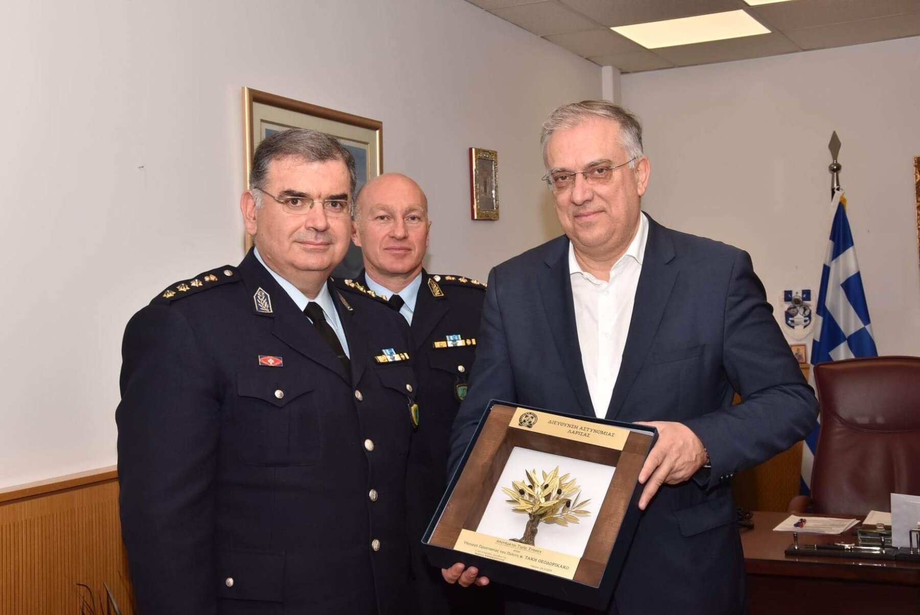 Επίσκεψη του Υπουργού Προστασίας του Πολίτη κ. Τάκη Θεοδωρικάκου στη ...