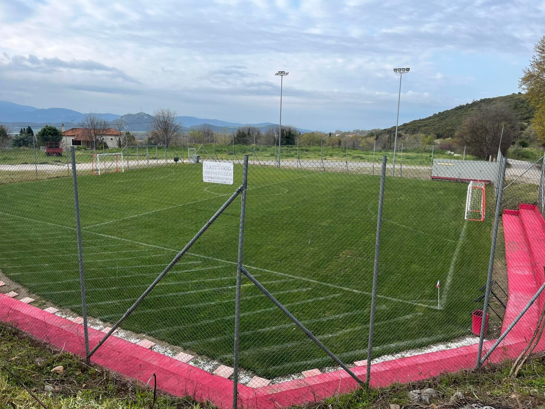 Ανακατασκευάστηκε το δημοτικό γήπεδο 5x5 στο Μεταξοχώρι Αγιάς - Χώρα Αγιά