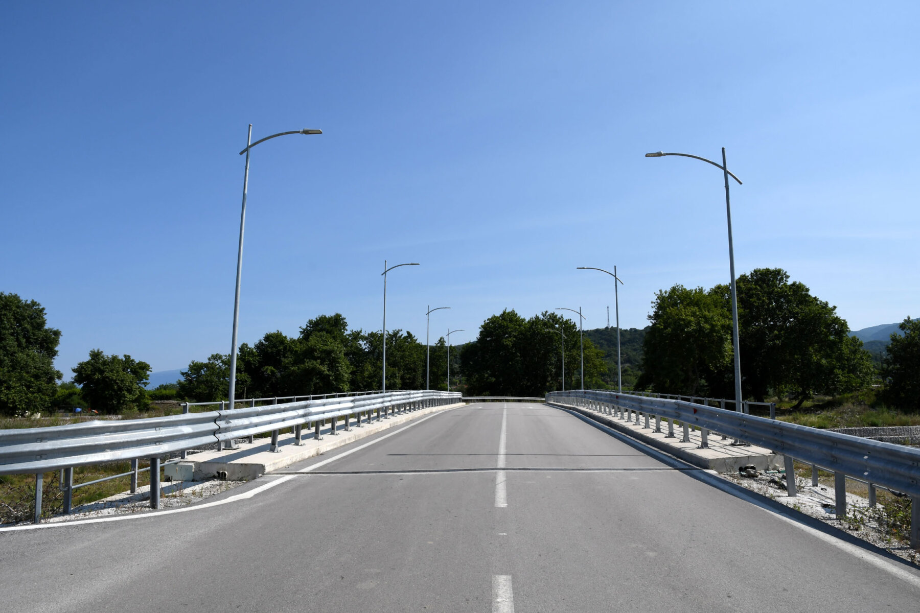 Αγιόκαμπος: Γέφυρα σύγχρονη, αλλά με πεζοδρόμια... "τυφλά" - Χώρα Αγιά