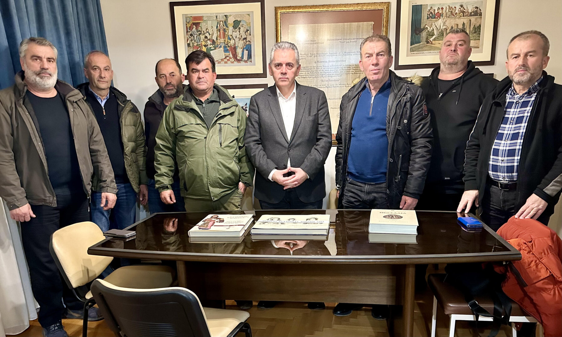 Μάξιμος Χαρακόπουλος με κτηνοτρόφους: Ελέγχους για να ανακοπεί η πτώση ...