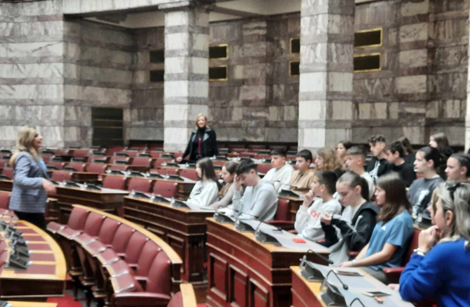 Ευαγγελία Λιακούλη: Υποδέχθηκε μαθητές του Γυμνασίου Αγιάς στη Βουλή ...