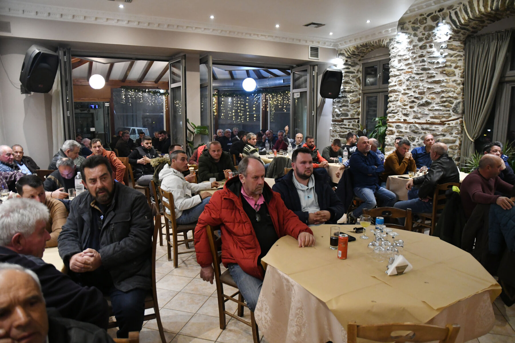 «Να “βουλιάξει” η κεντρική πλατεία της Αγιάς» - Χώρα Αγιά