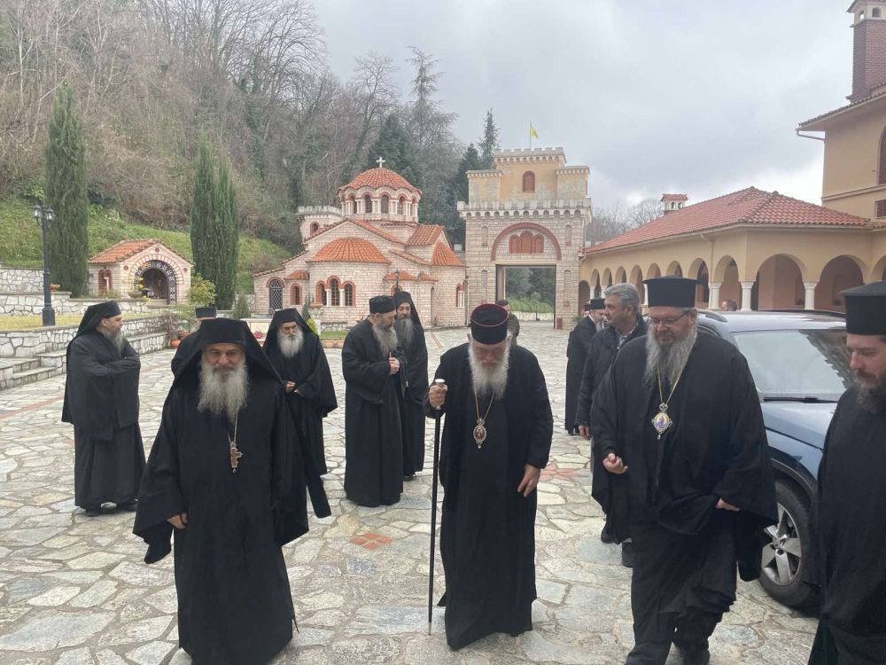 Ο Αρχιεπίσκοπος Αθηνών & πάσης Ελλάδος στο Μοναστήρι του Αγίου ...